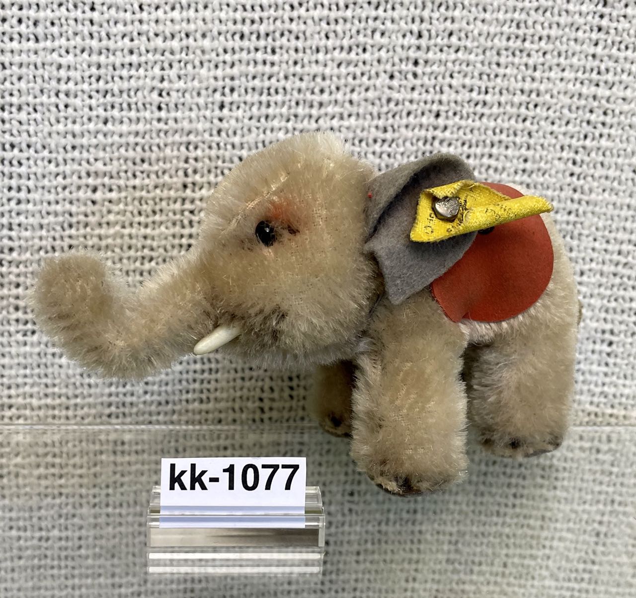 Mini Steiff Elefant – Heidi Ott Stiftung HelferHilfe